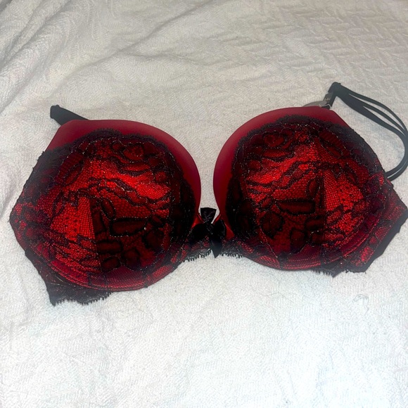 Intimates & Sleepwear | 34c Victorias Secret Miraculous Bra | Poshmark